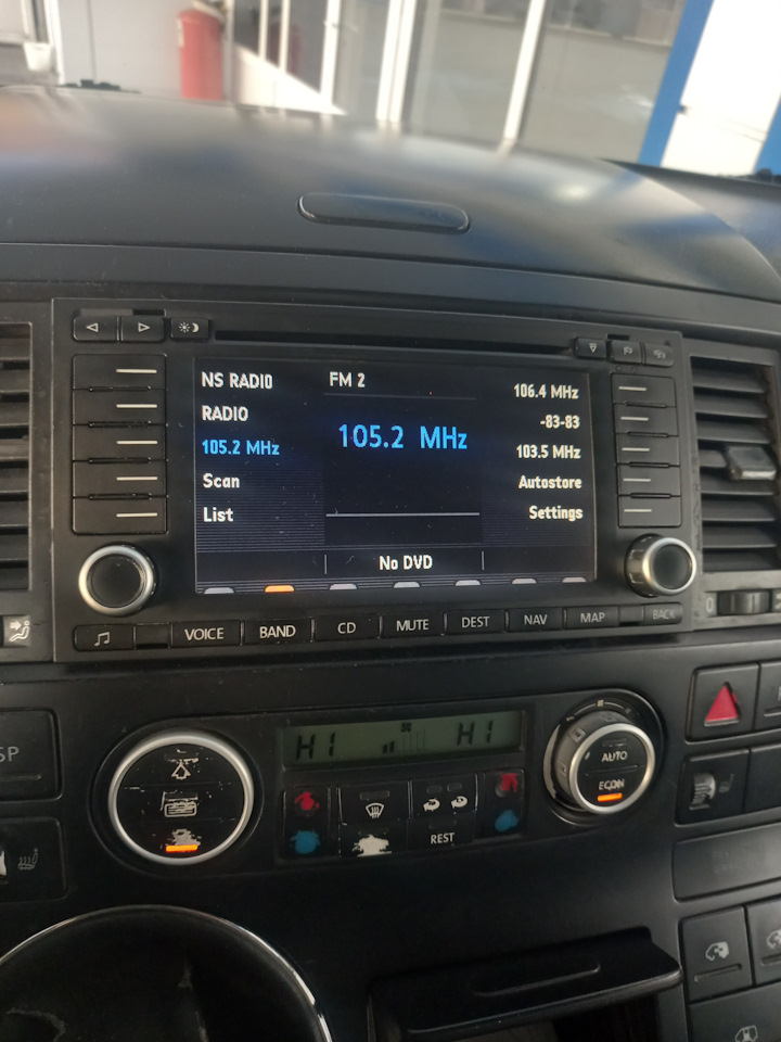 Магнитола RNS2 на Volkswagen Multivan (T5), Volkswagen Touareg (1G). Б ...