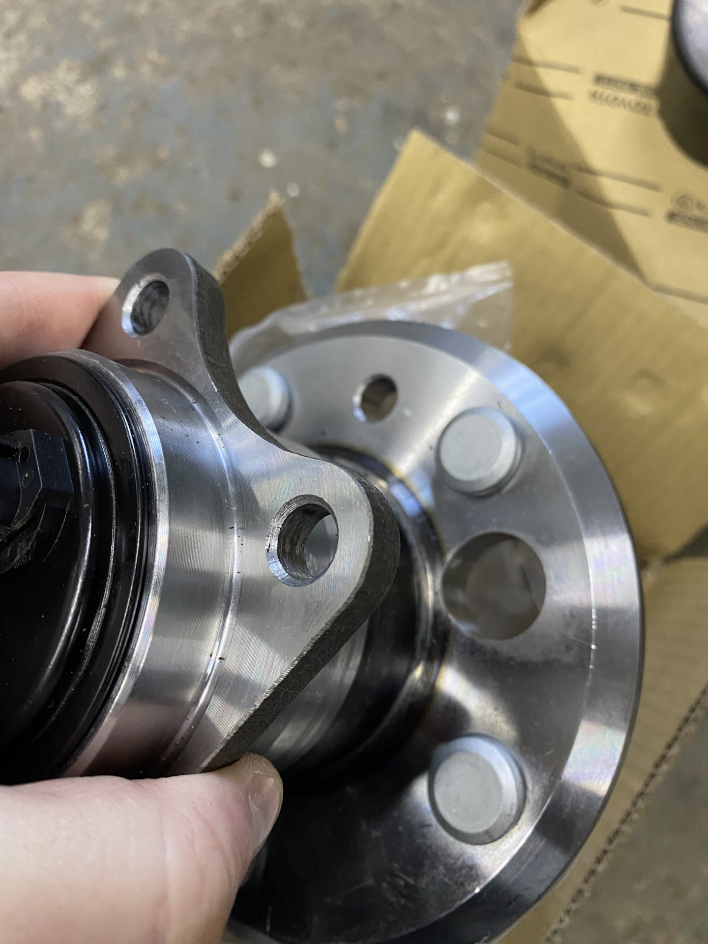 Замена ступичных подшипников — Lexus ES 300h (XV60), 2,5 л, 2013 года ...