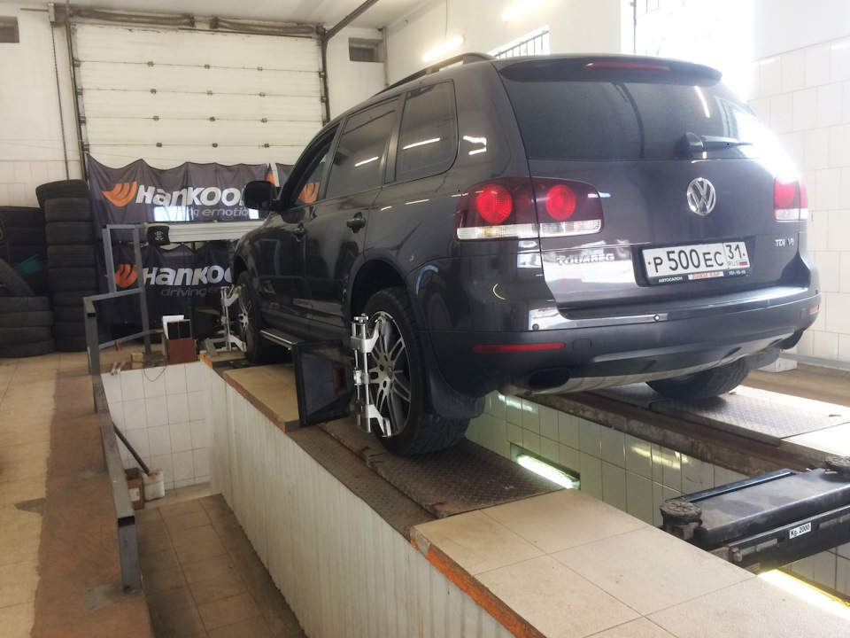 Замена сайлентблоков передних нижних рычагов, развал-схождение ...