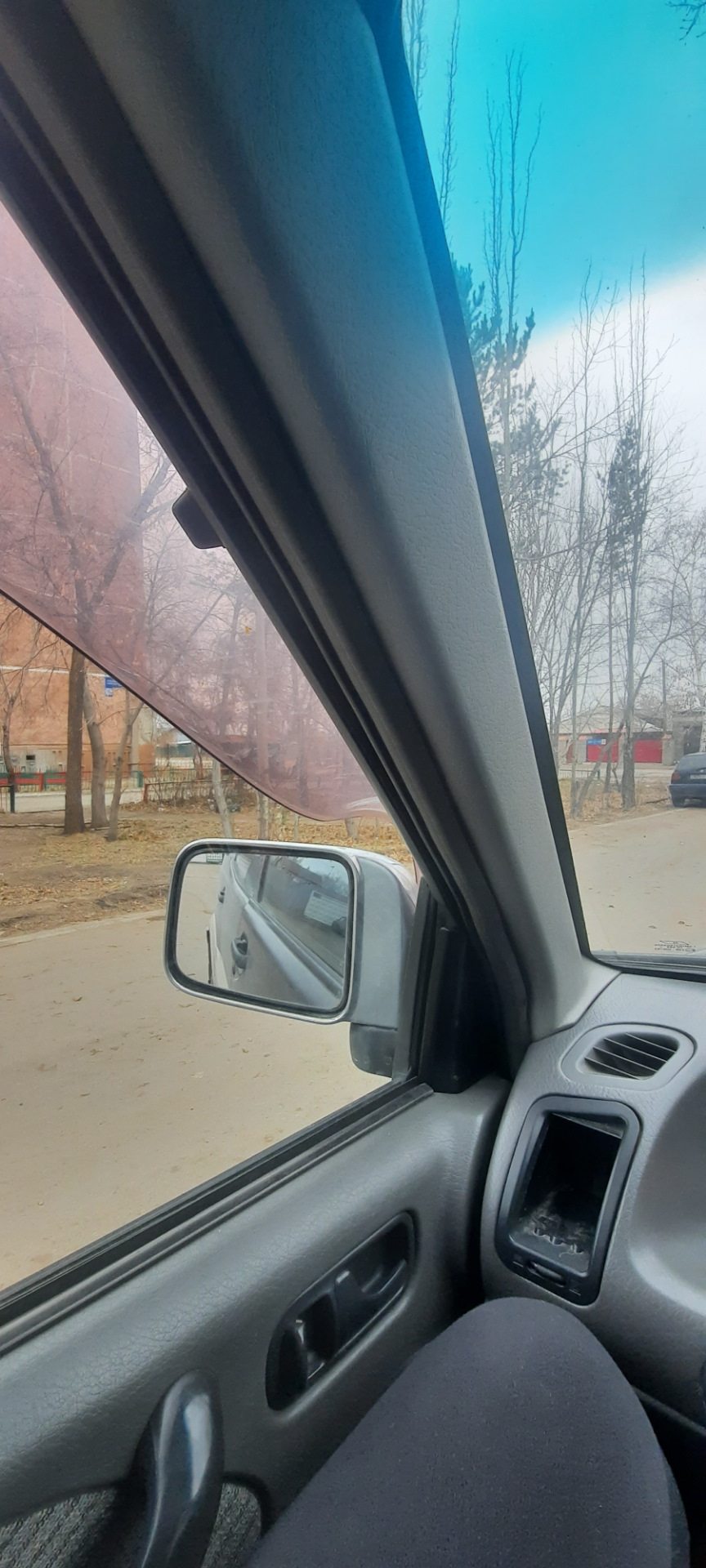 Утепление дверных проёмов (уплотнители от газели NEXT) — Nissan Mistral ...