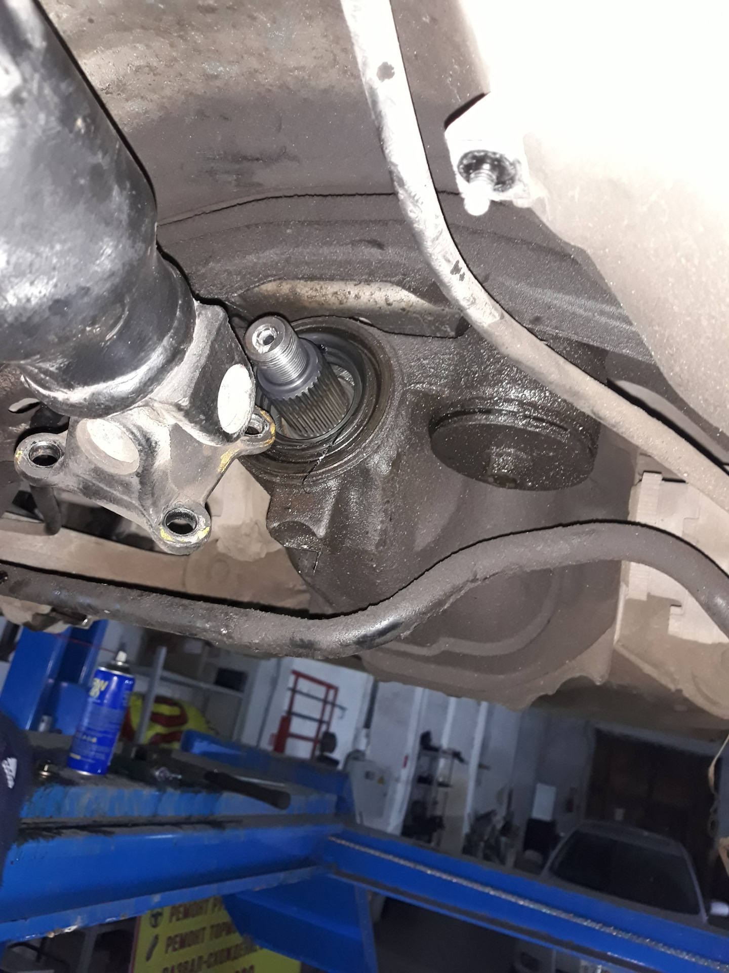 Сальник хвостовика заднего редуктора и замена масла в редукторе ...