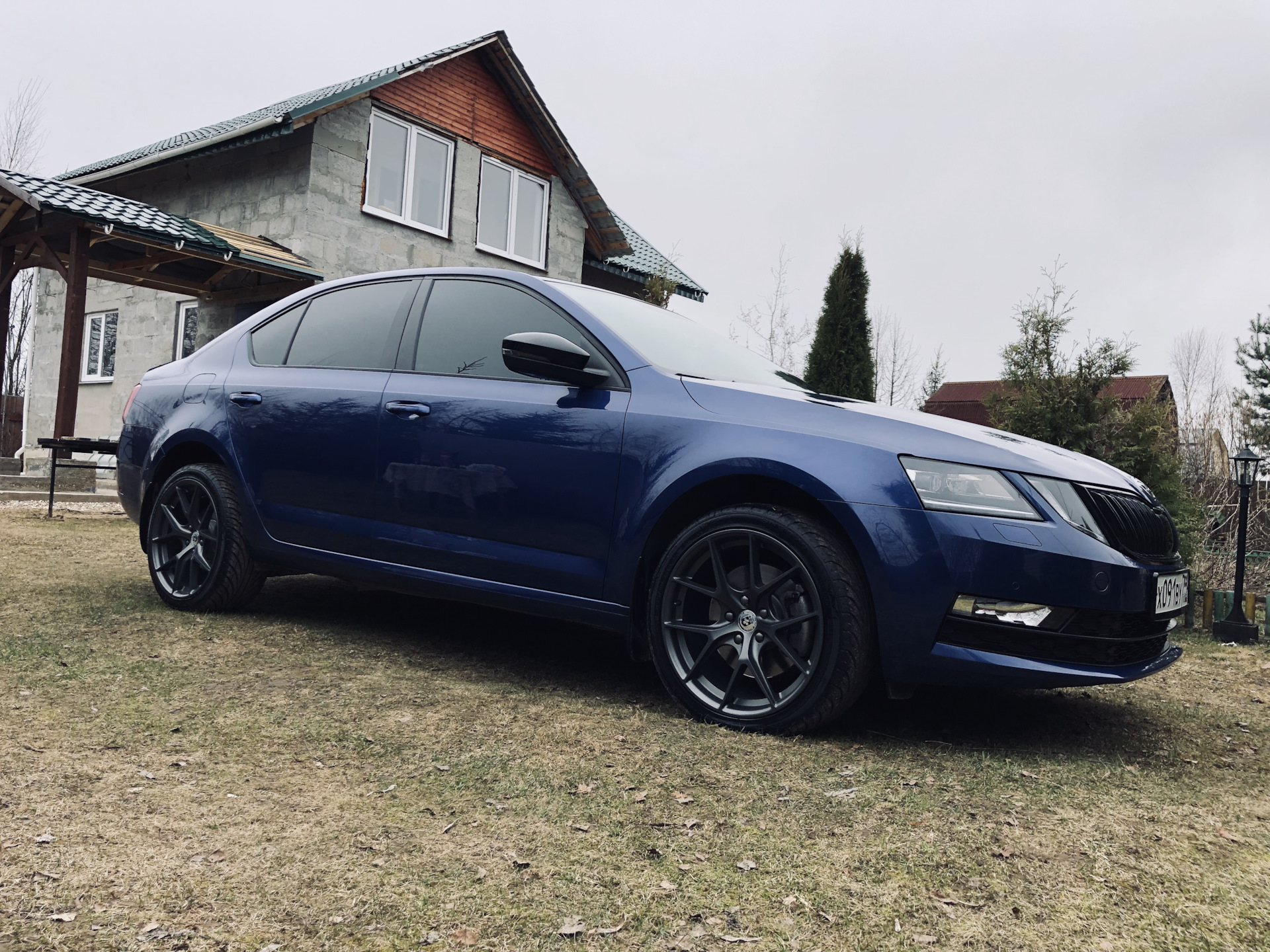 R18 HRE на Елках — Skoda Octavia A7 Mk3, 1,8 л, 2018 года | колёсные ...