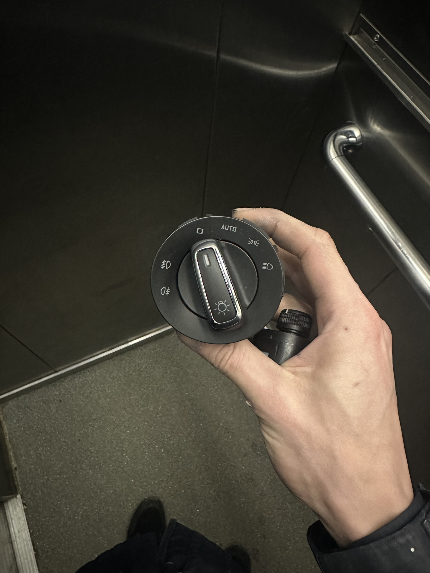 Переключатель света и регулятор зеркал хром — Skoda Octavia A5 Mk2, 1,8 ...