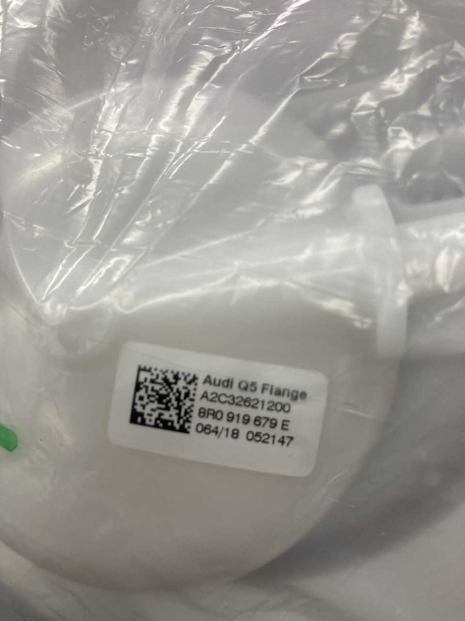 8R0919679E Фланец топливного бака с фильтром / AUDI Q5 13~ VAG ...