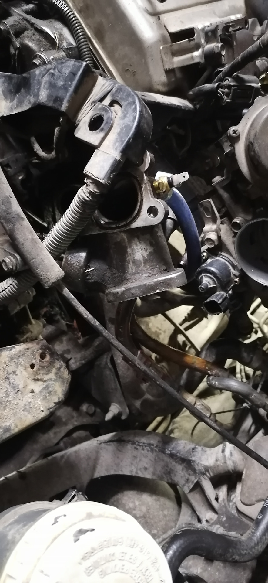 Помпа и термостат митсубиси галант американец 8 4g64 — Mitsubishi ...