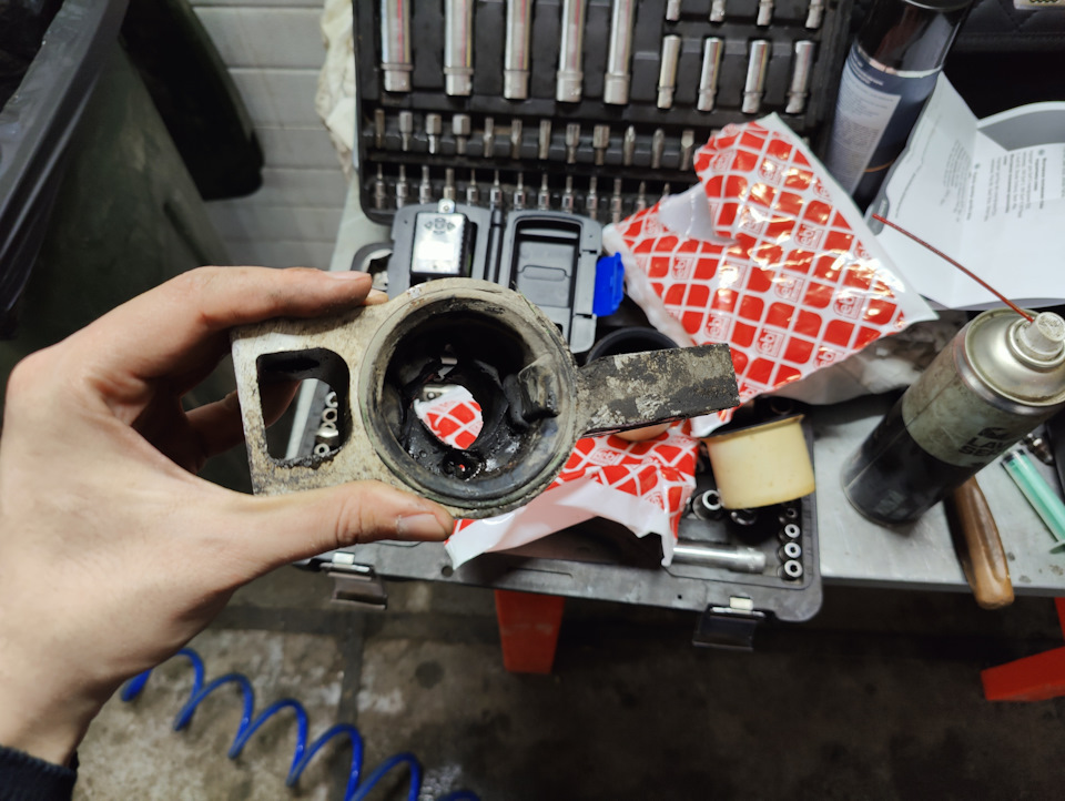 Замена задних сайлентблоков передних рычагов Audi A3 / Skoda / VW — DRIVE2