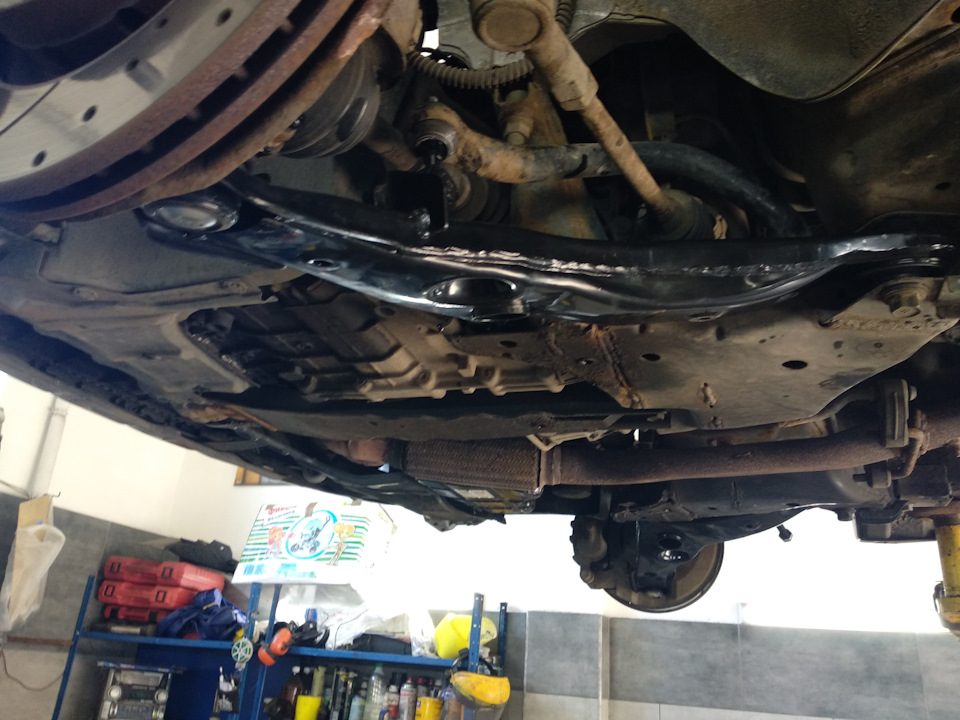 Новая передняя ходовка — Mitsubishi Outlander, 2,4 л., 2008 года ...