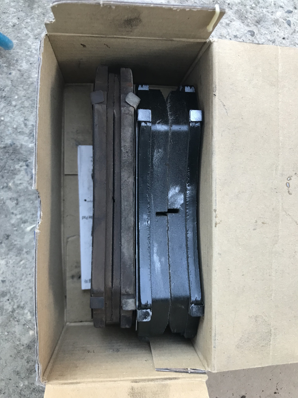 Замена тормозных колодок+ ревизия суппортов — Mitsubishi Pajero (4G), 3 ...