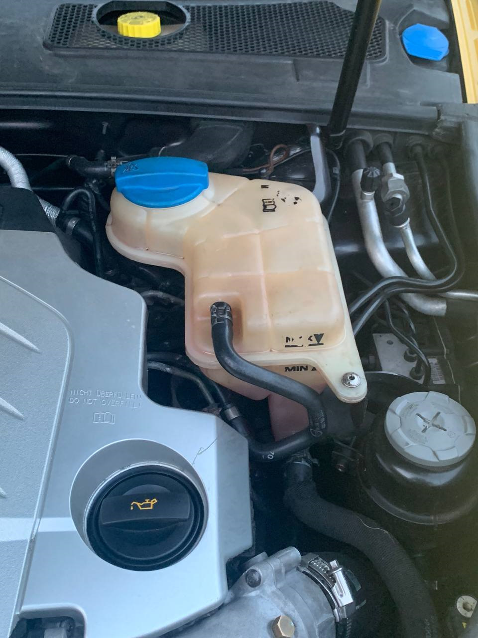 Мокрые дела — замена расширительного бачка ОЖ — Audi A6 Avant (C6), 3 л ...