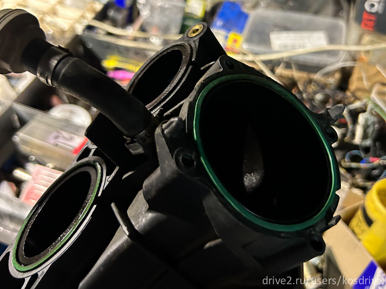 Замена всех прокладок впускного коллектора, злосчастный кронштейн ...