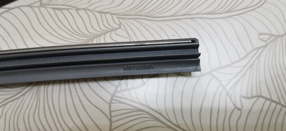 Замена резинок щеток стеклоочистителя — Mitsubishi L200 (5G), 2,4 л ...