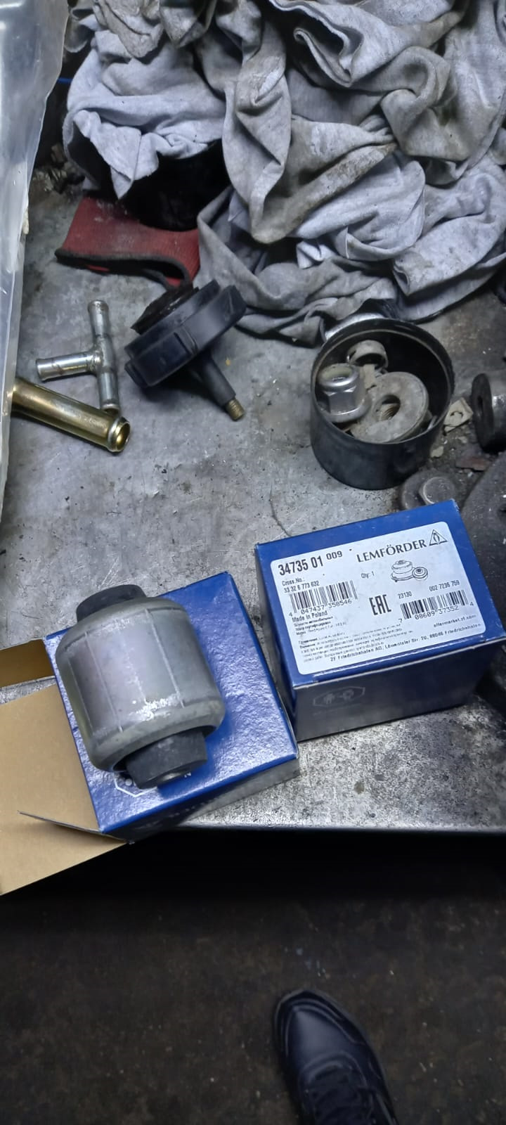 3473501 Подвеска, рычаг независимой подвески колеса LEMFORDER ...