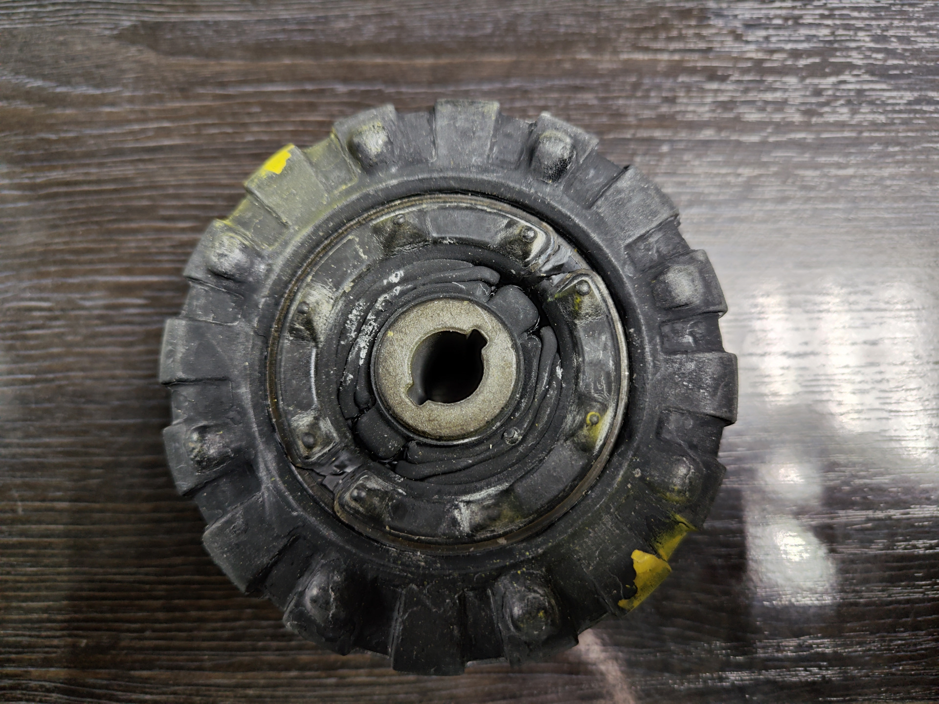 Замена опор амортизаторов — Opel Insignia (1G), 2 л, 2013 года ...