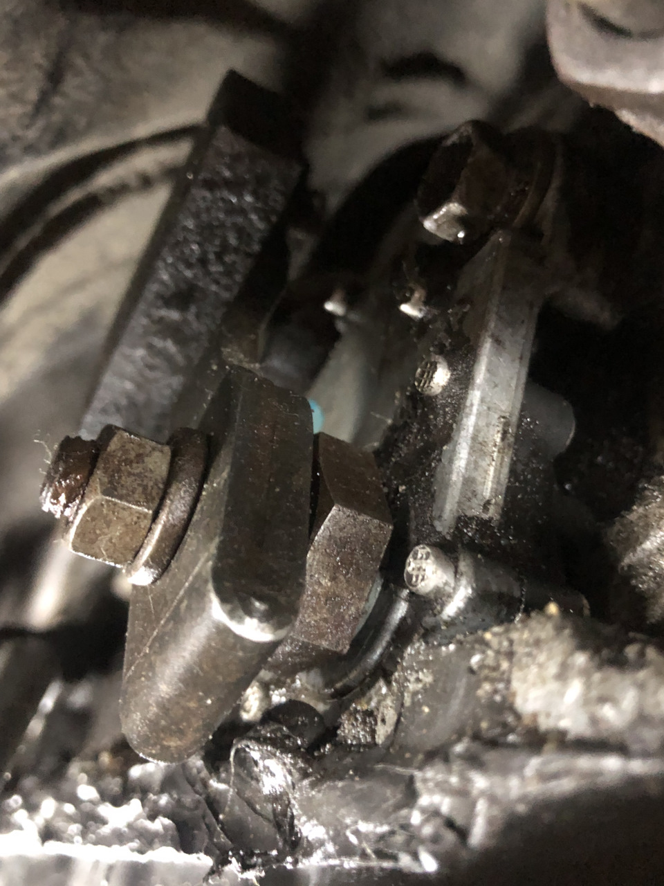 Замена сальников штока выбора передач — Lexus LS (UCF30), 4,3 л, 2001 ...