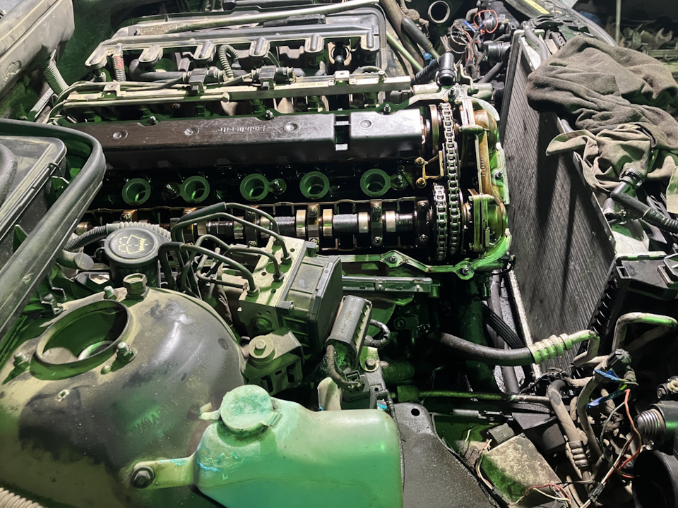 Небольшое предновогоднее ТО.КВКГ, VANOS, ГУР.Ждем тормозные трубки ...