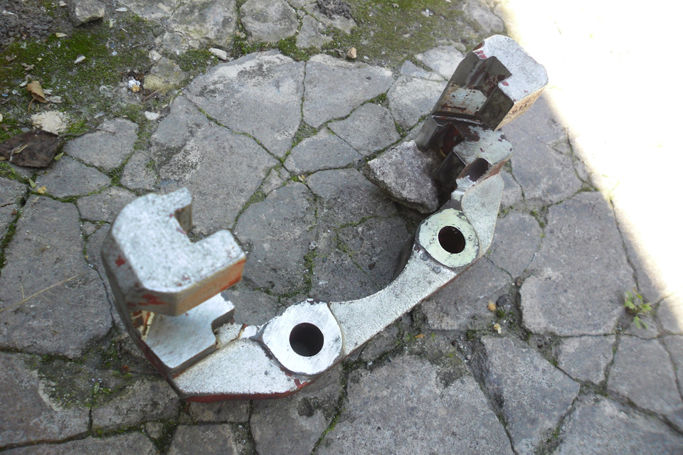 Boge сила, TORR могила, замена опор амортизаторов. Колхозинг втулок ...