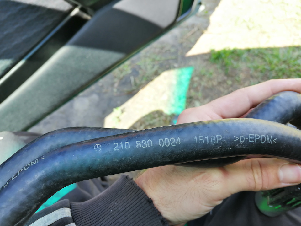 A2108300024 Шланг отопителя Mercedes | Запчасти на DRIVE2