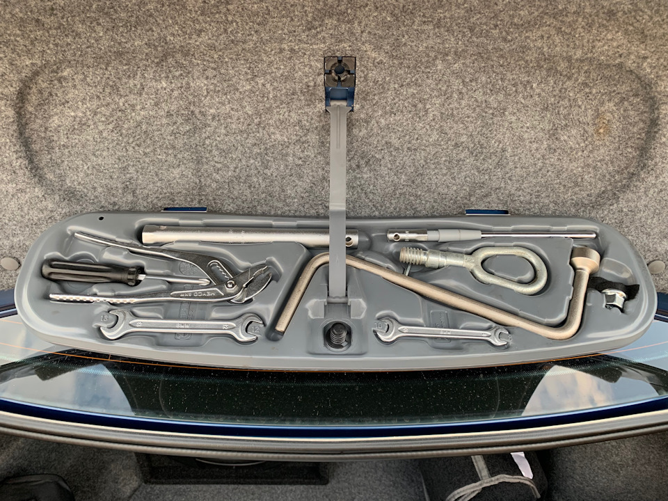 Штатный набор инструментов и потеряшки из lost+found — BMW 3 series ...