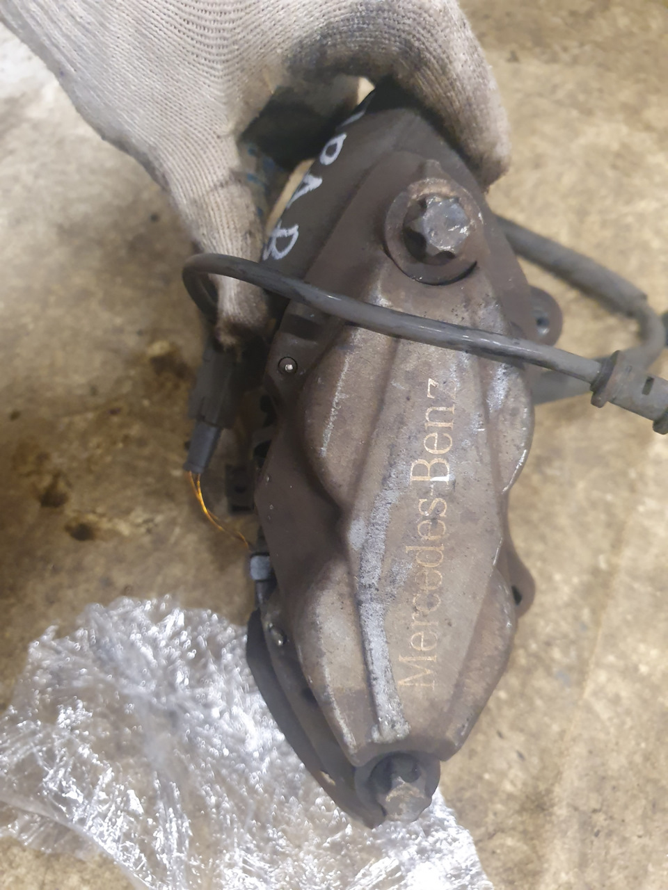 Замена стоковых тормозов на AMG пакет(спортпакет) — Mercedes-Benz E ...