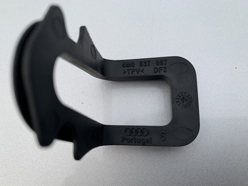 4M0837087 Подкладка VAG | Запчасти на DRIVE2