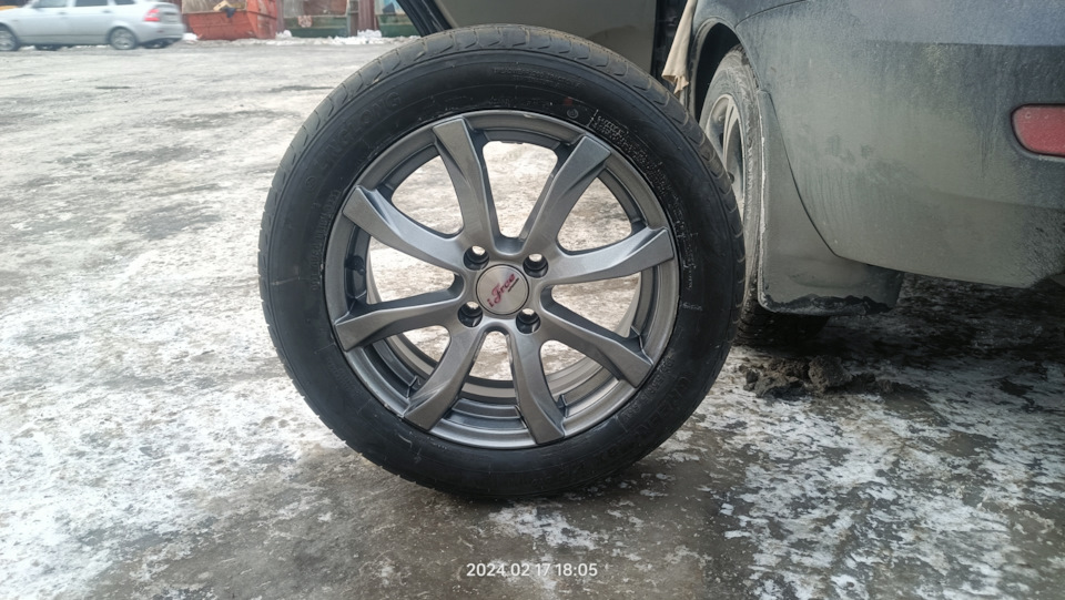 Летняя резина R15 — Lada Калина Универсал (1G), 1,6 л, 2010 года ...
