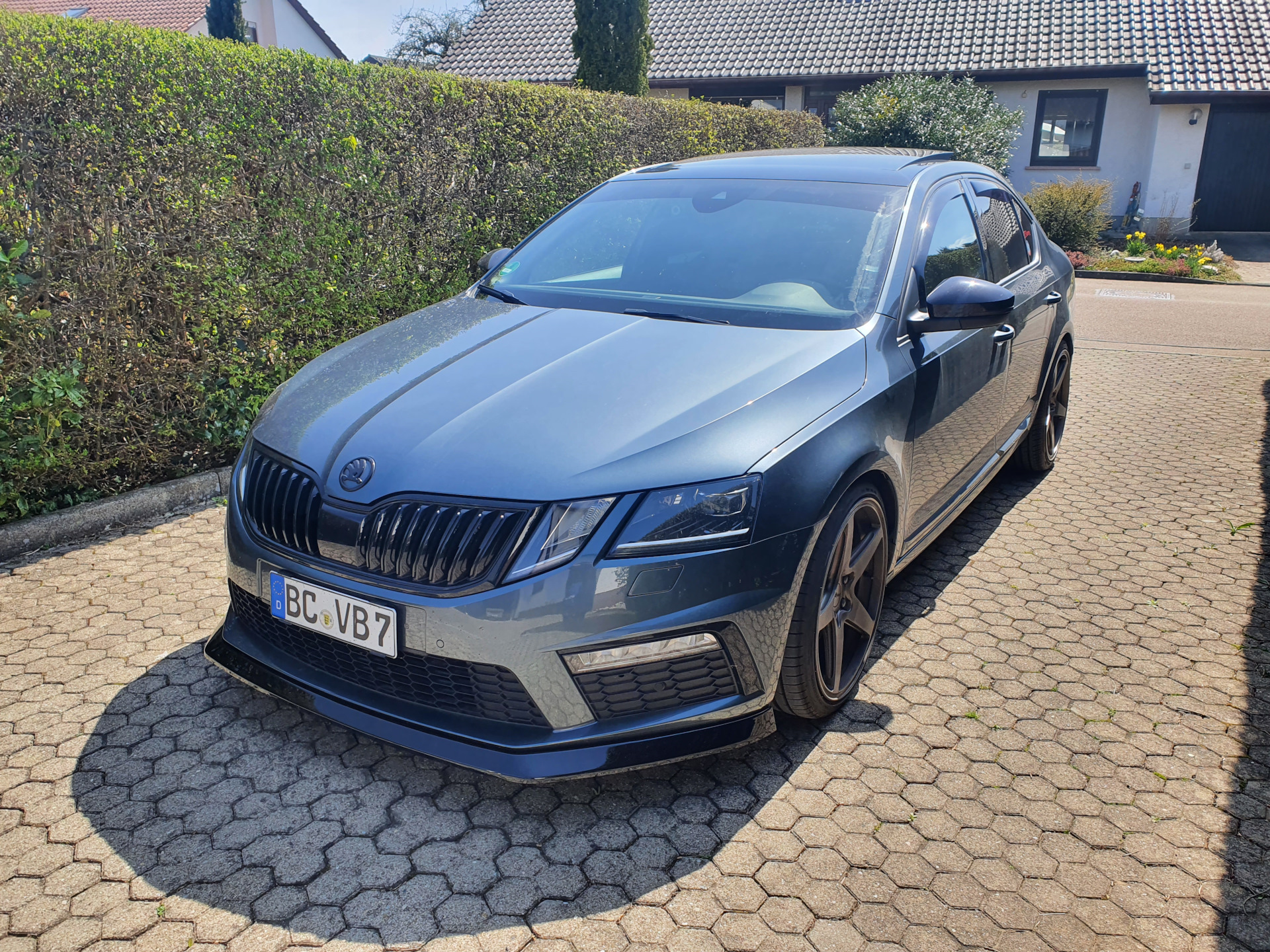 Передняя губа Csr — Skoda Octavia Rs A7 Mk3 2 л 2018 года