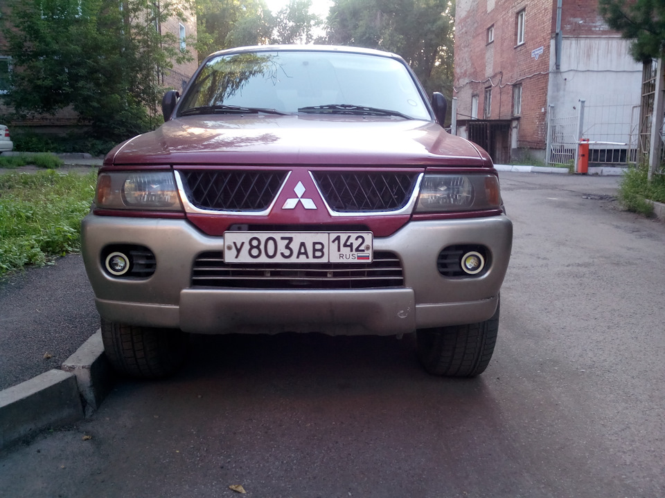 Установил китайские противотуманки с ДХО. — Mitsubishi Montero Sport ...