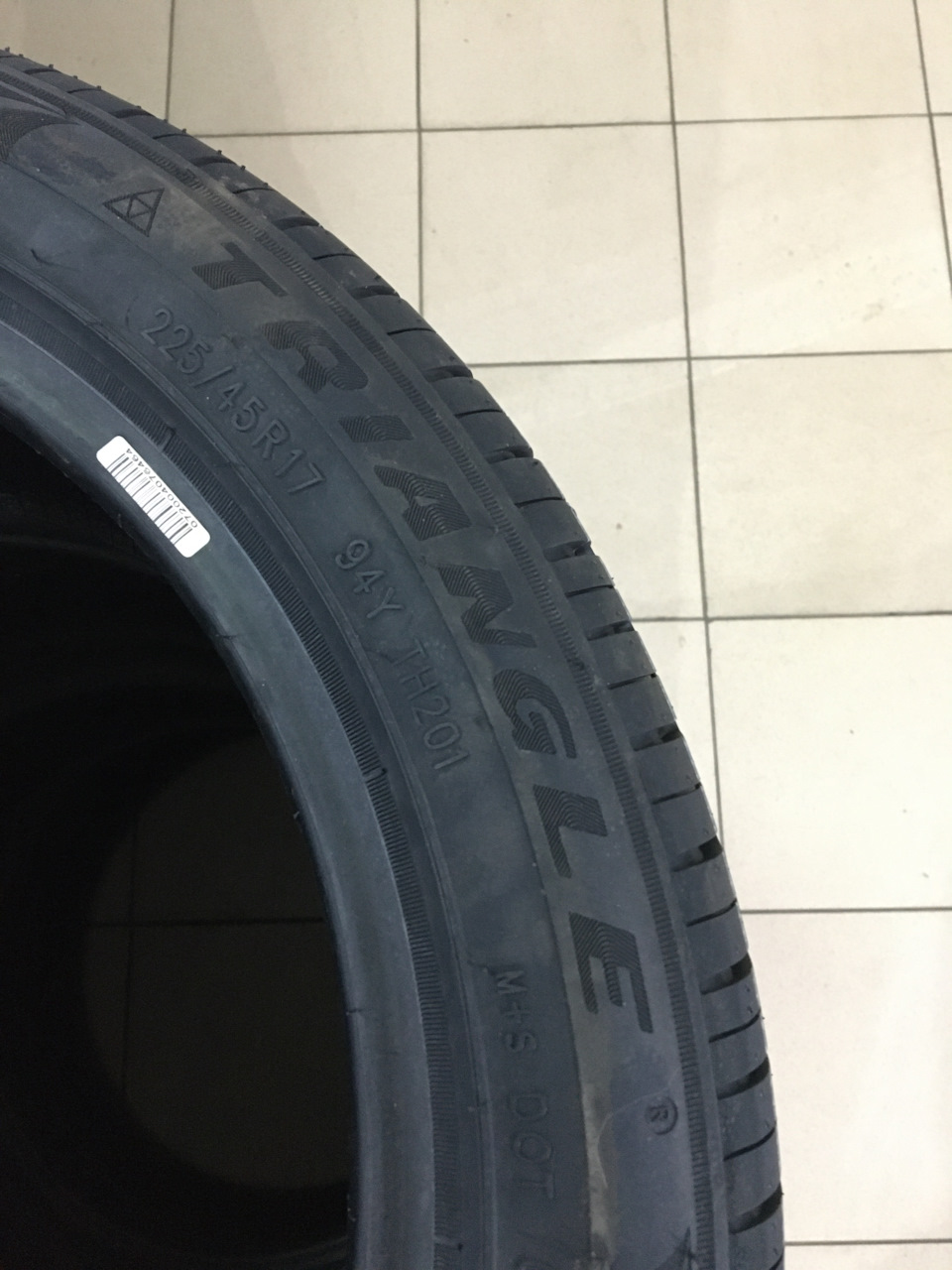 Triangle TH-201 225/45 17 — Volkswagen Golf Mk4, 1,8 л, 1999 года | шины | DRIVE2