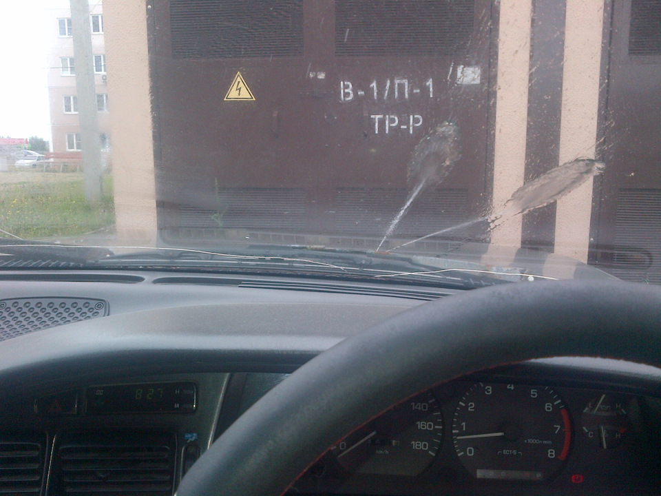 Датчик включения вентилятора радиатора. — Volkswagen Passat B3, 2,8 л ...