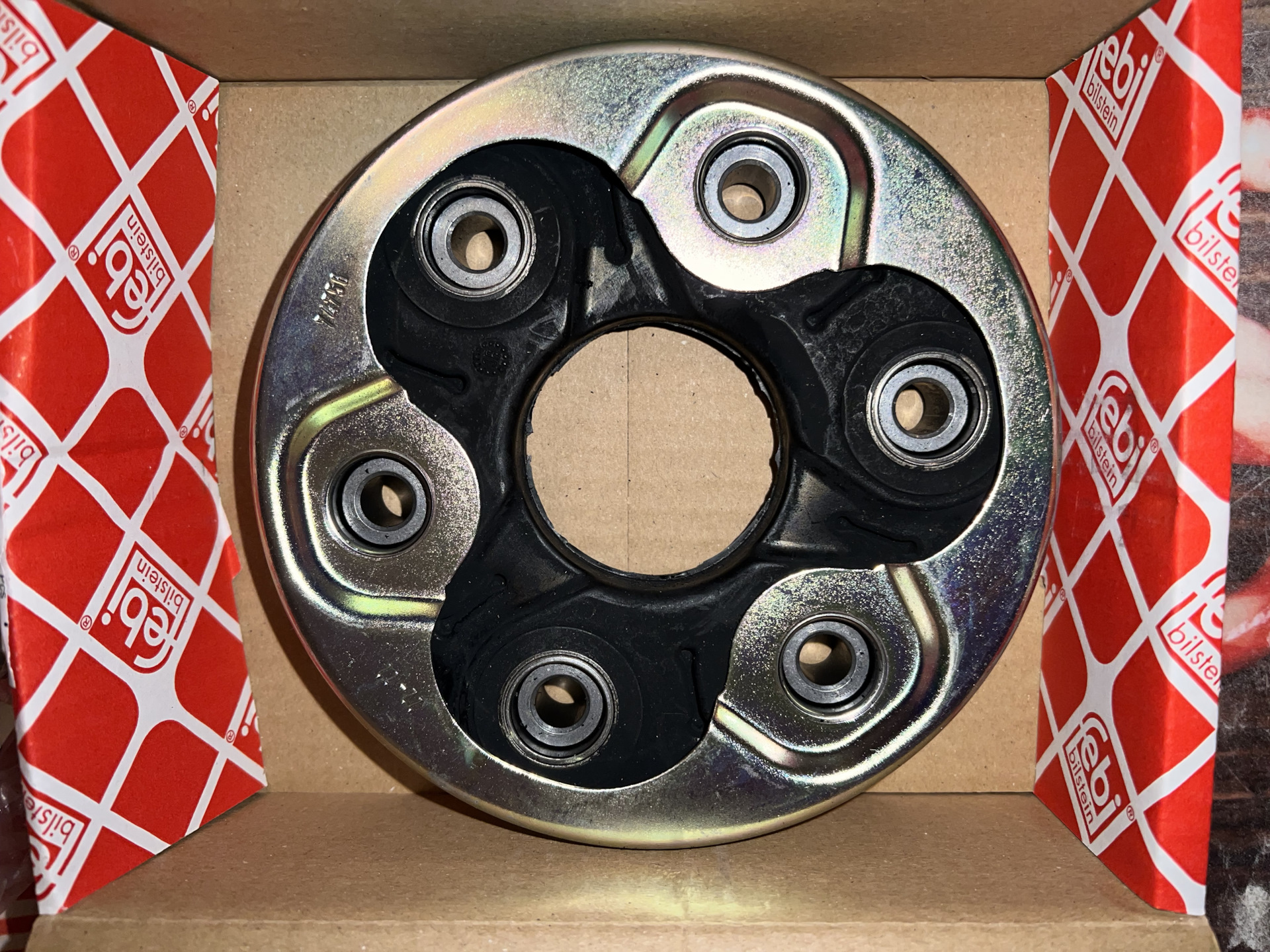 Замена окантовки лючка для лыж. — Skoda Octavia A7 Mk3, 1,8 л, 2017 ...