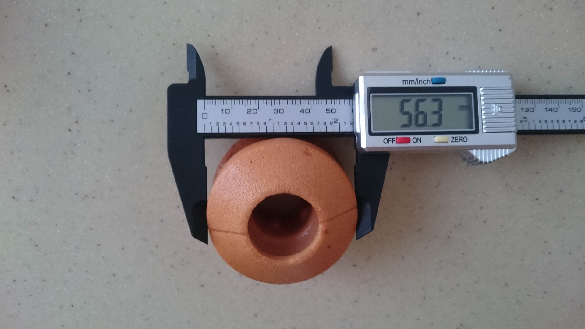 Замена опоры переднего амортизатора / Выпирает шток амортизатора ...