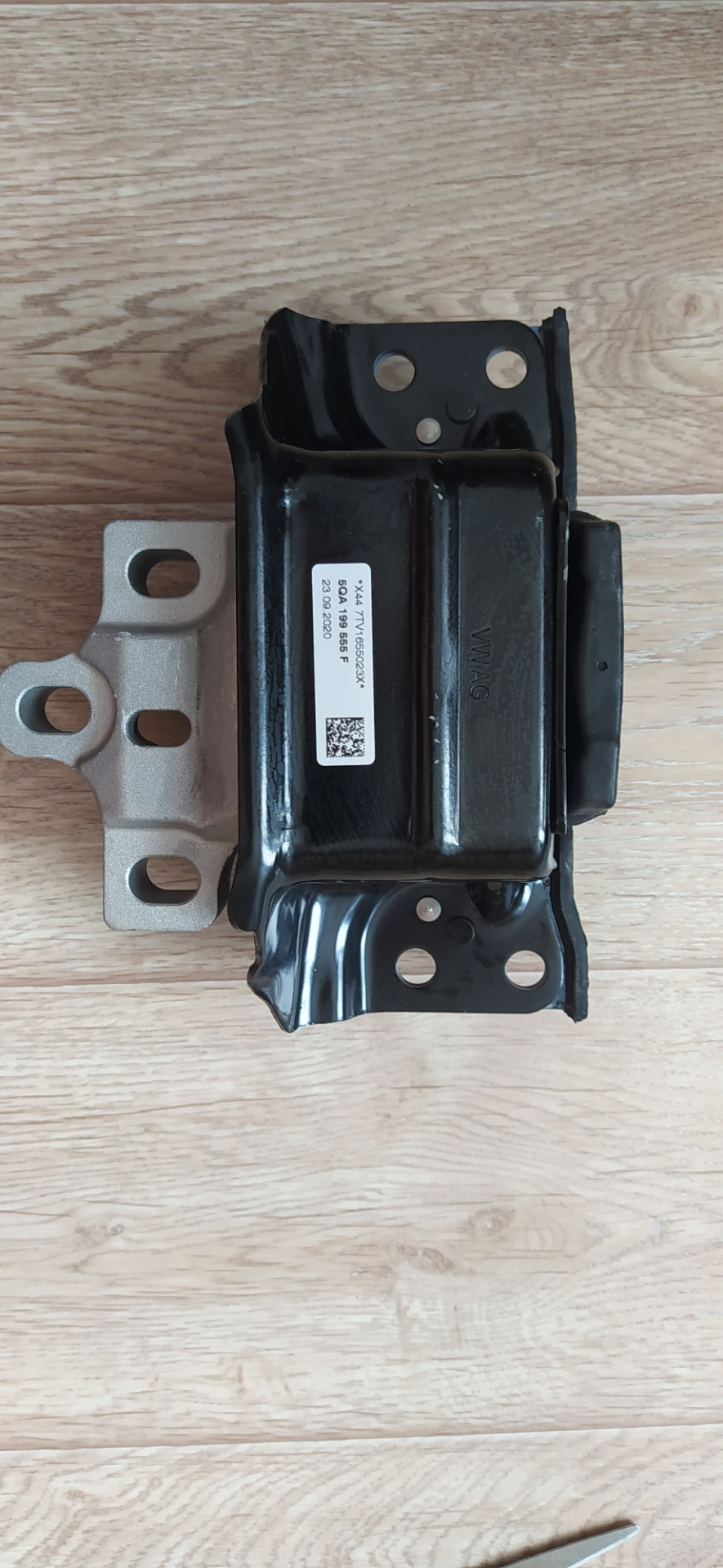 5QA199555F Подушка (опора) КПП VAG | Запчасти на DRIVE2