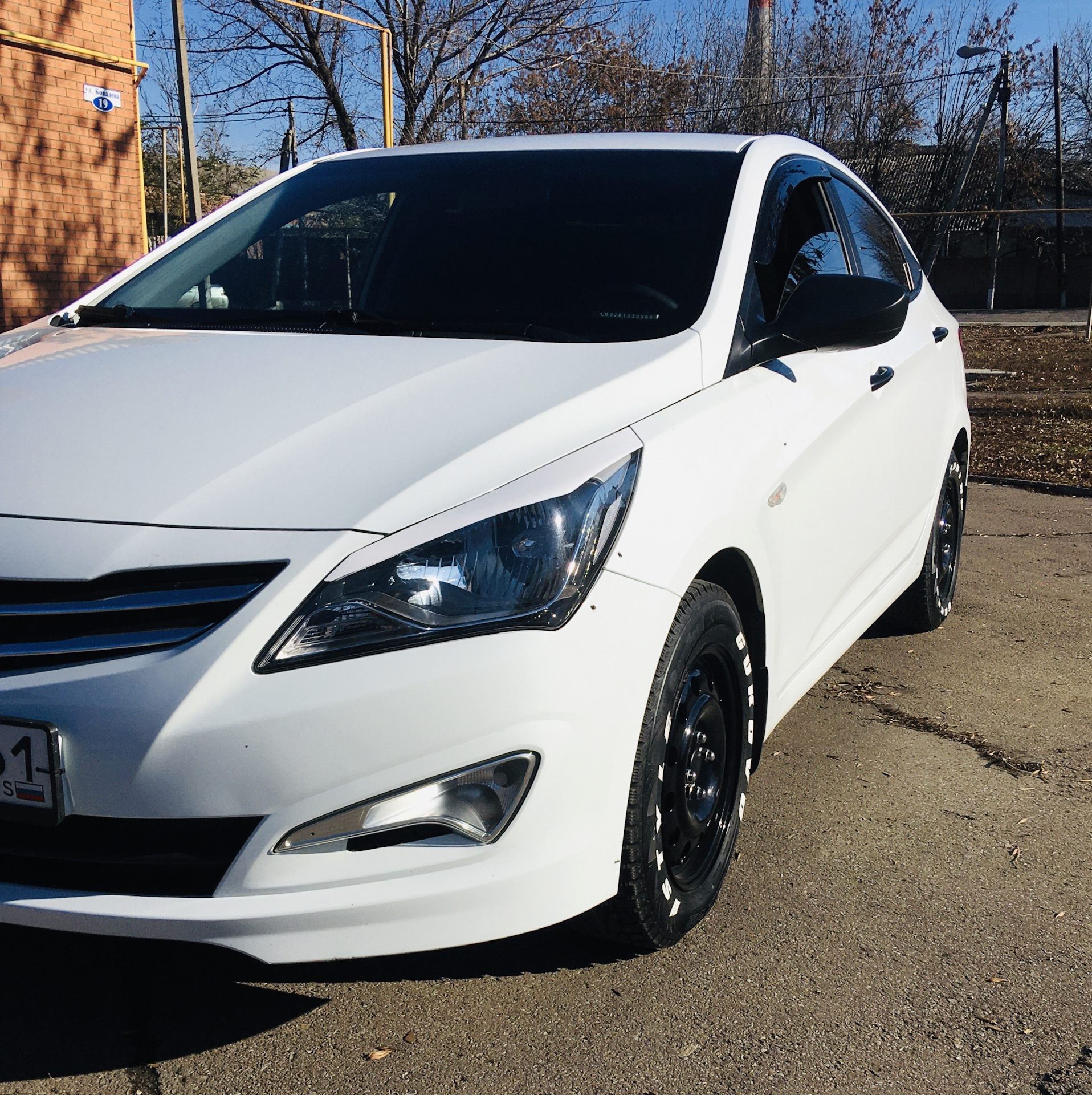 Солярис 2014 реснички на фары — Hyundai Solaris, 1,4 л, 2015 года ...