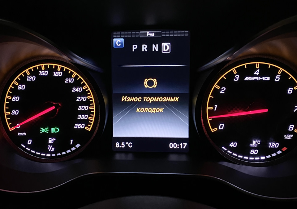 Замена датчика колодок — Mercedes-Benz AMG GT, 4 л, 2015 года | визит ...