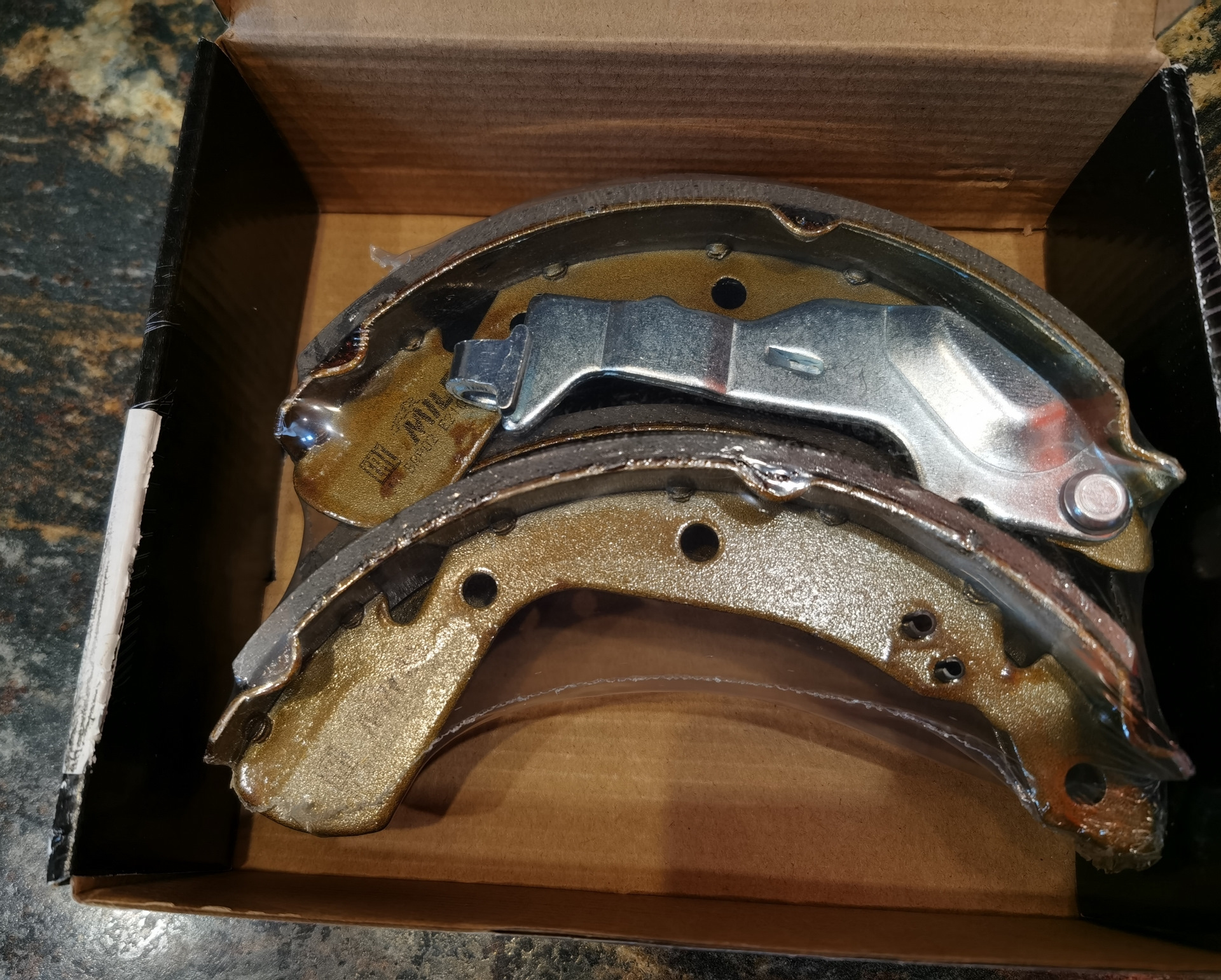 Замена барабанных колодок и тормозной жидкости — Skoda Fabia Mk2, 1,6 л ...