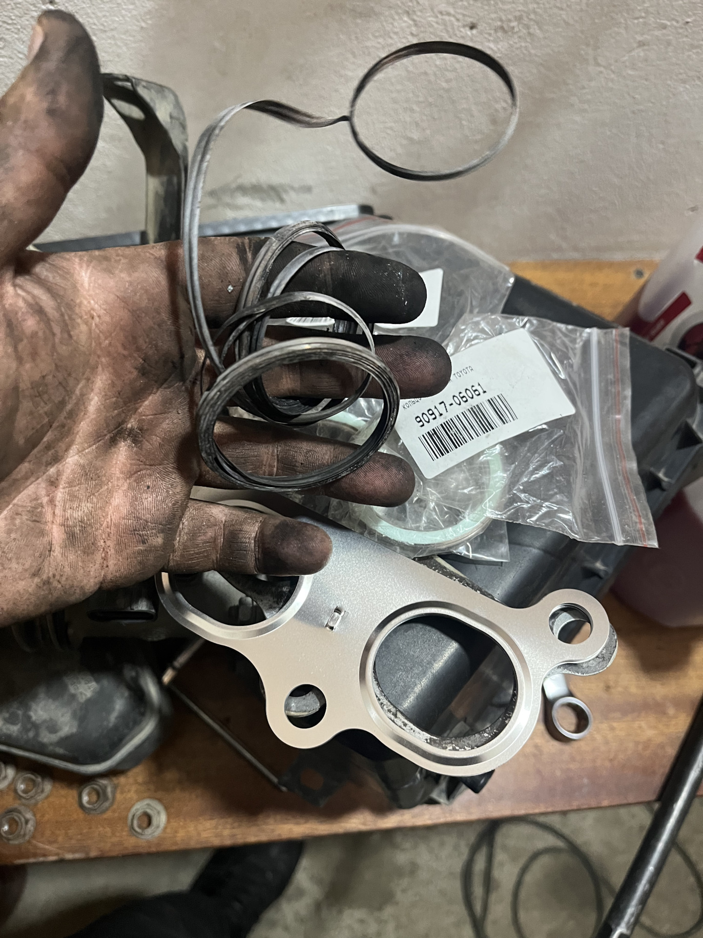 29. Прокладки, ремни — Toyota Hilux Surf (3G), 2,7 л, 1999 года ...