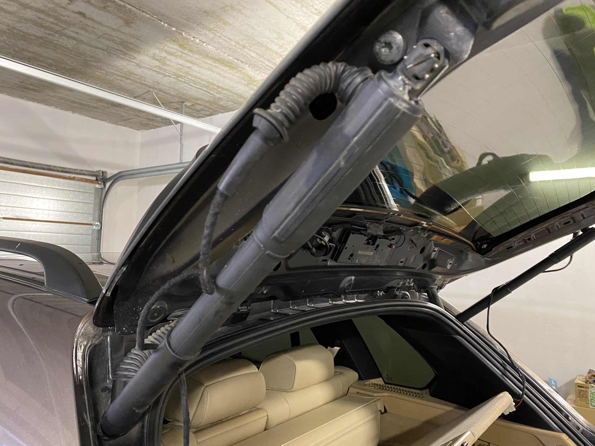 Автомат подъёма крышки багажника (HKL) — BMW X5 (E70), 3 л, 2010 года ...