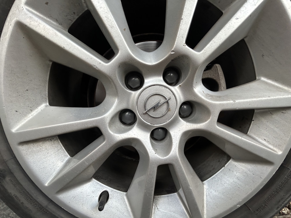 Колпачки на колесные болты Airline AWBN-01 — Opel Astra H, 1,8 л, 2008 ...