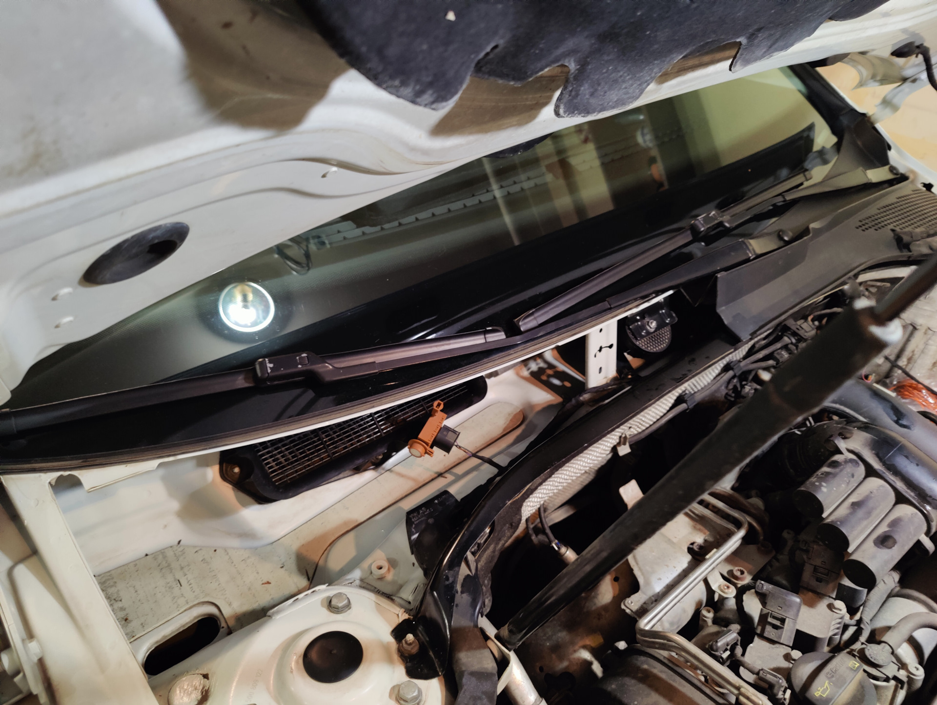 Установка звукового симпозера (Soundaktor) — Volkswagen Golf Mk7, 1,4 л ...