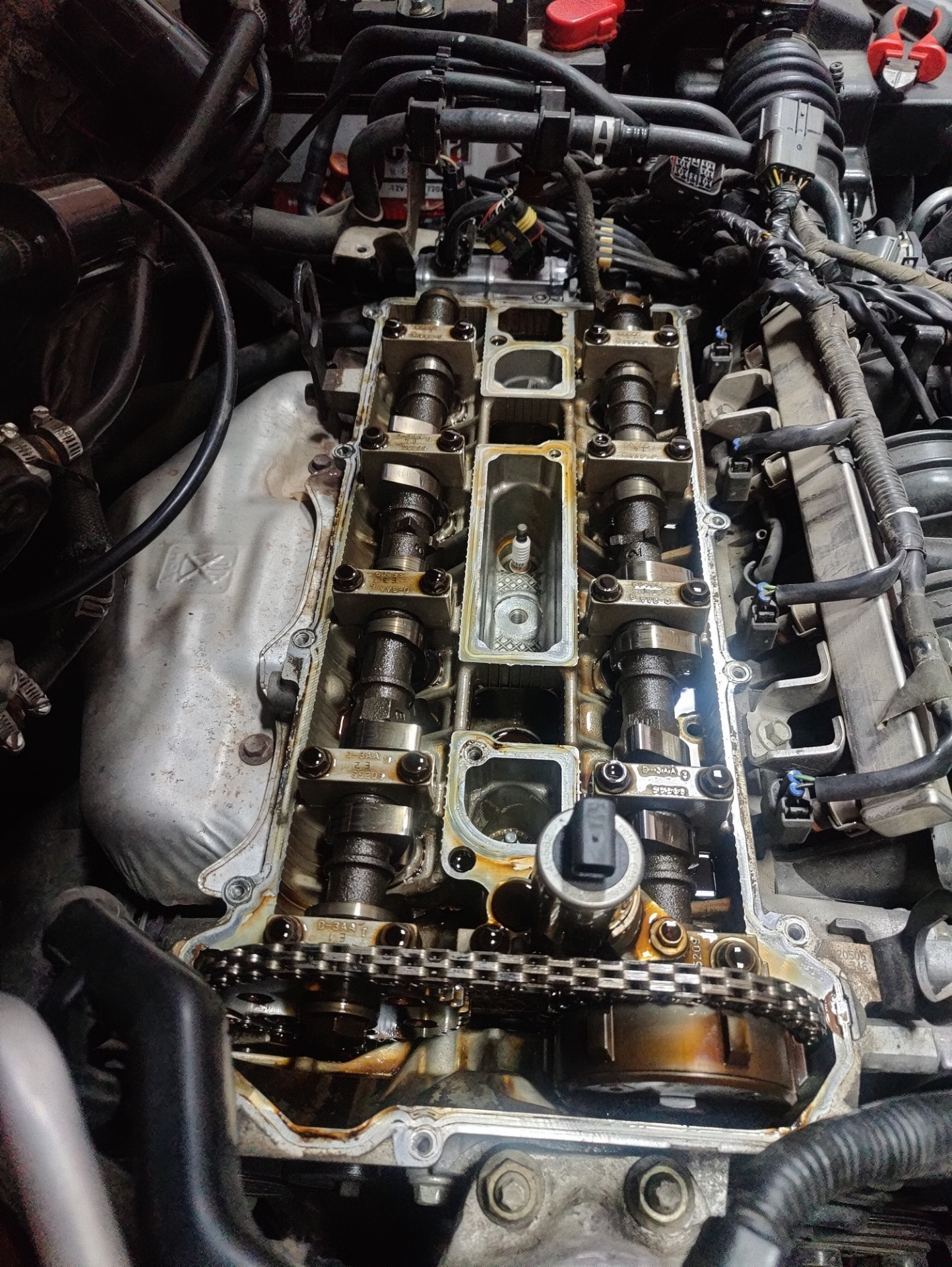 Замена прокладки клапанной крышки — Mazda 6 (1G) GG, 2 л, 2006 года ...