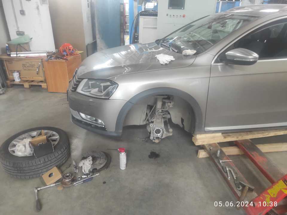 Замена ступичного подшипника. — Volkswagen Passat Alltrack (B7), 2 л ...