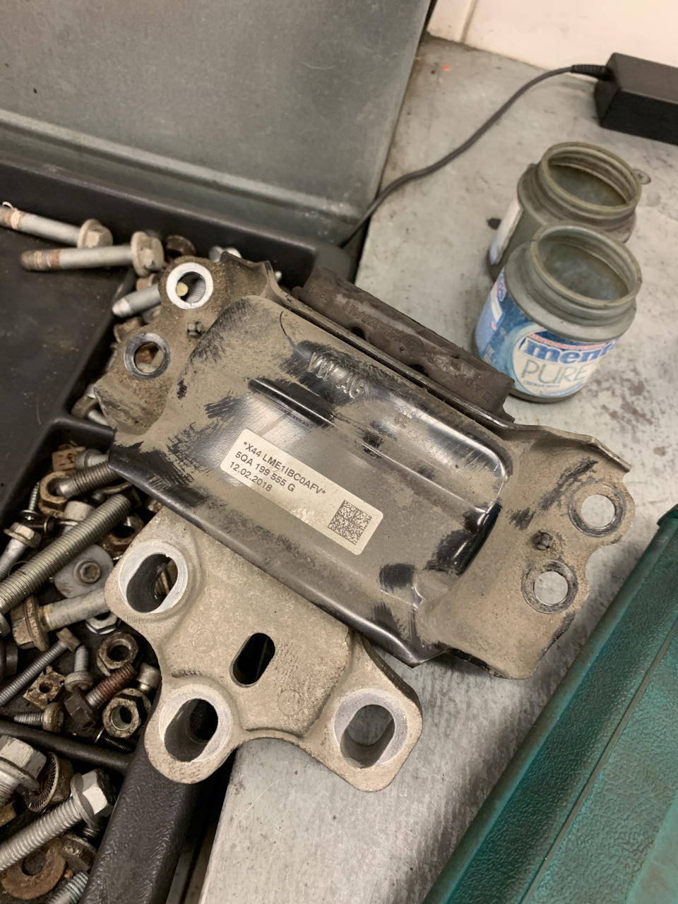 5QA199555G Подушка двигателя левая VAG | Запчасти на DRIVE2