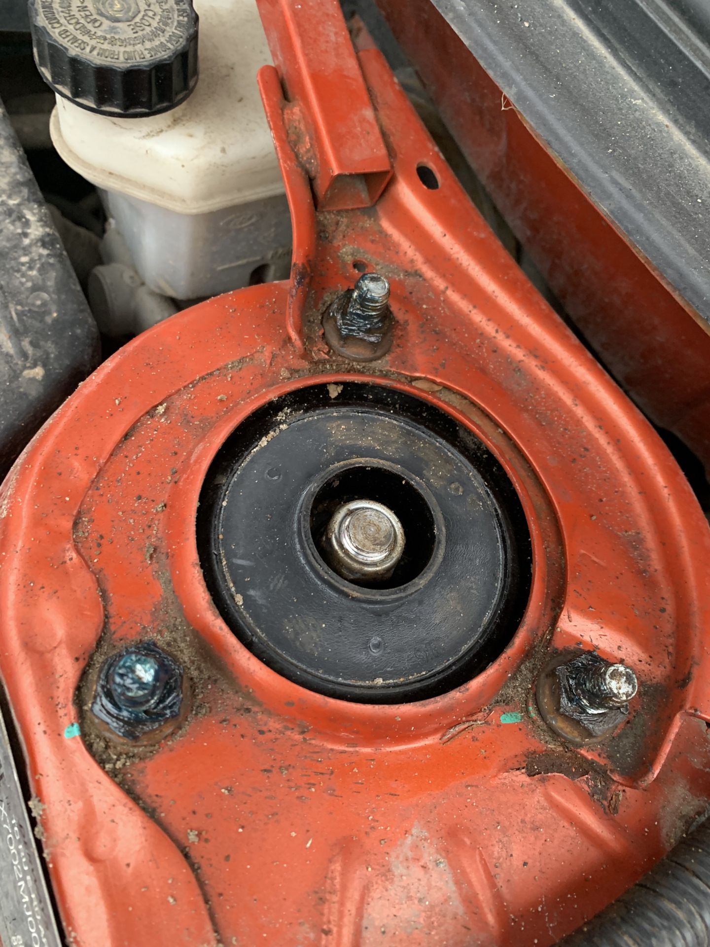 Замена опор амортизаторов передних — Lifan X70, 2 л, 2018 года ...