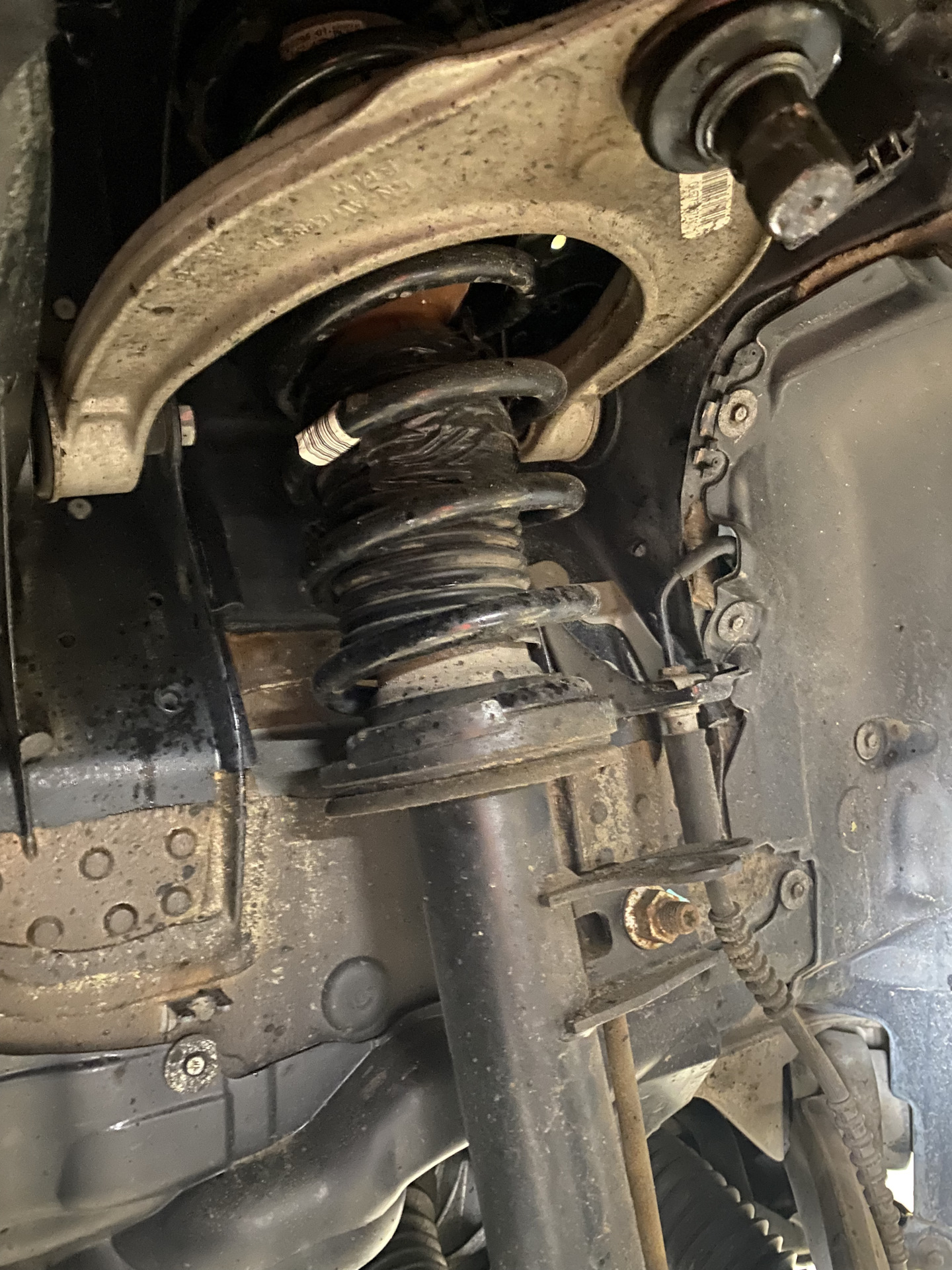 Замена передних тормозных дисков и колодок — BMW 5 series (F10), 2 л ...