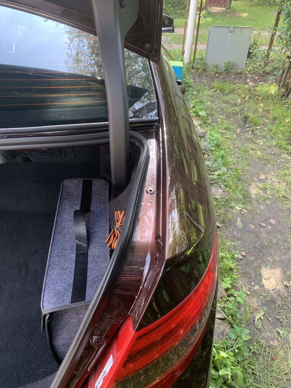 Сливы багажного отделения — Mercedes-Benz C-Class (W204), 1,8 л, 2012 ...