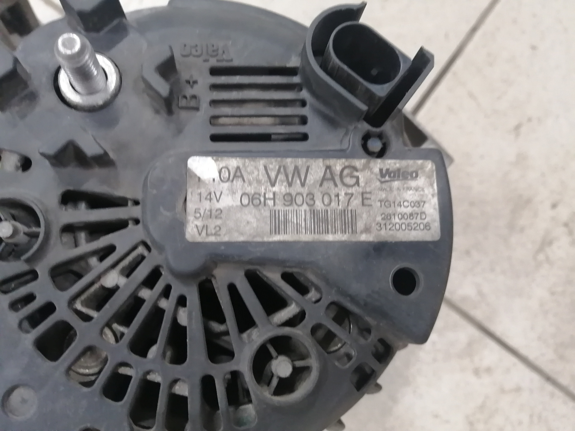 №43 Замена генератора — Volkswagen Passat CC, 2 л, 2012 года | поломка ...