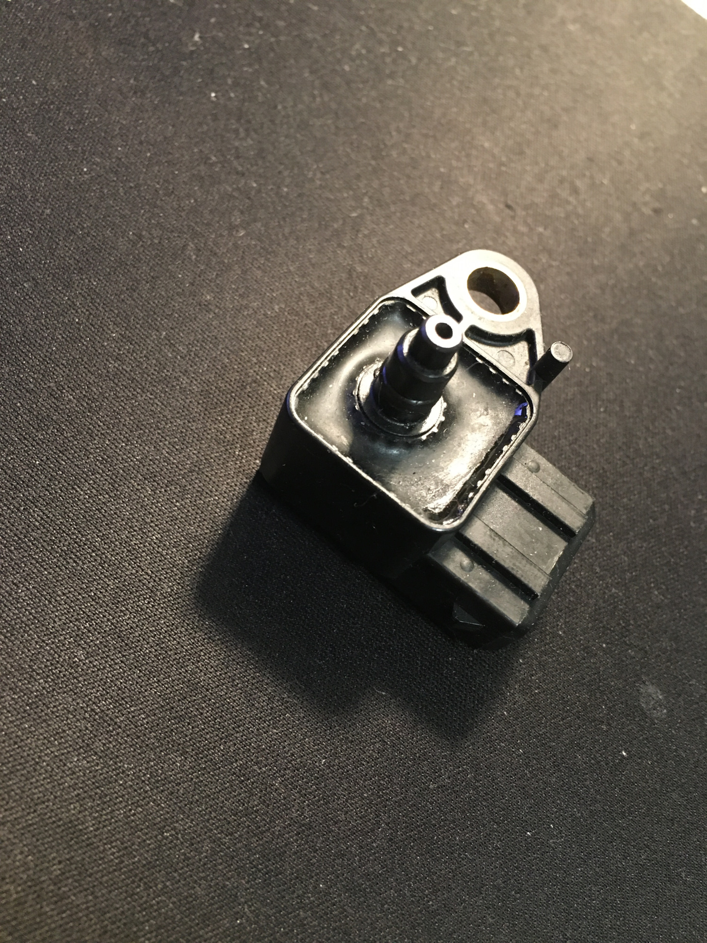 Замена датчика давления наддува BMW 13617787142 — BMW 5 series (E60), 3 ...