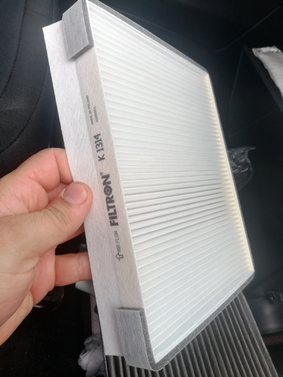 Замена задней опоры амортизатора, чистка кондиционера + заправка — KIA Ceed SW (2G), 1,6 л, 2013 ...