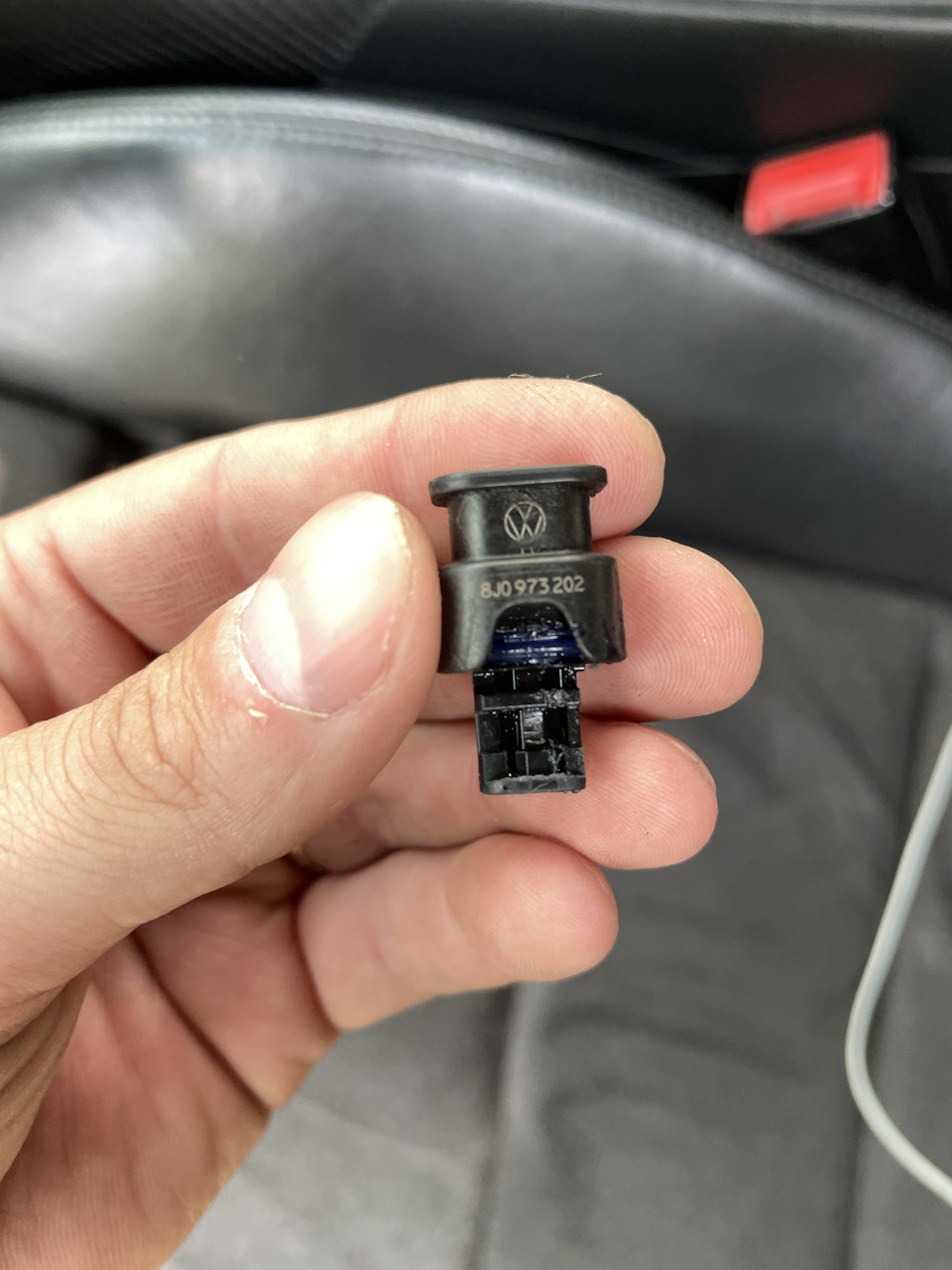 8J0973202 Разъем проводки VAG | Запчасти на DRIVE2