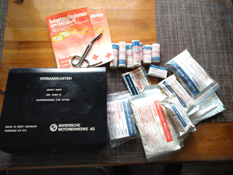 S428A Verbandkasten. аптечка первой помощи — BMW 5 series (E34), 2 л ...